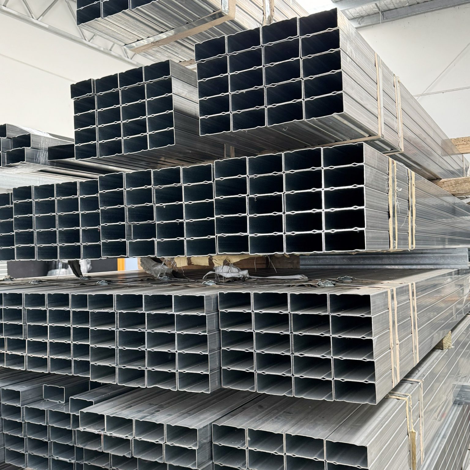 Powder Coated Rectangular Hollow Section 50x100x1.6×8000 (monument ...